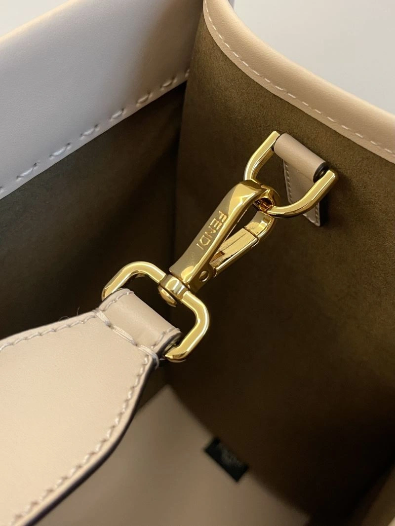 Top mirror Fendi Shopping Bags
