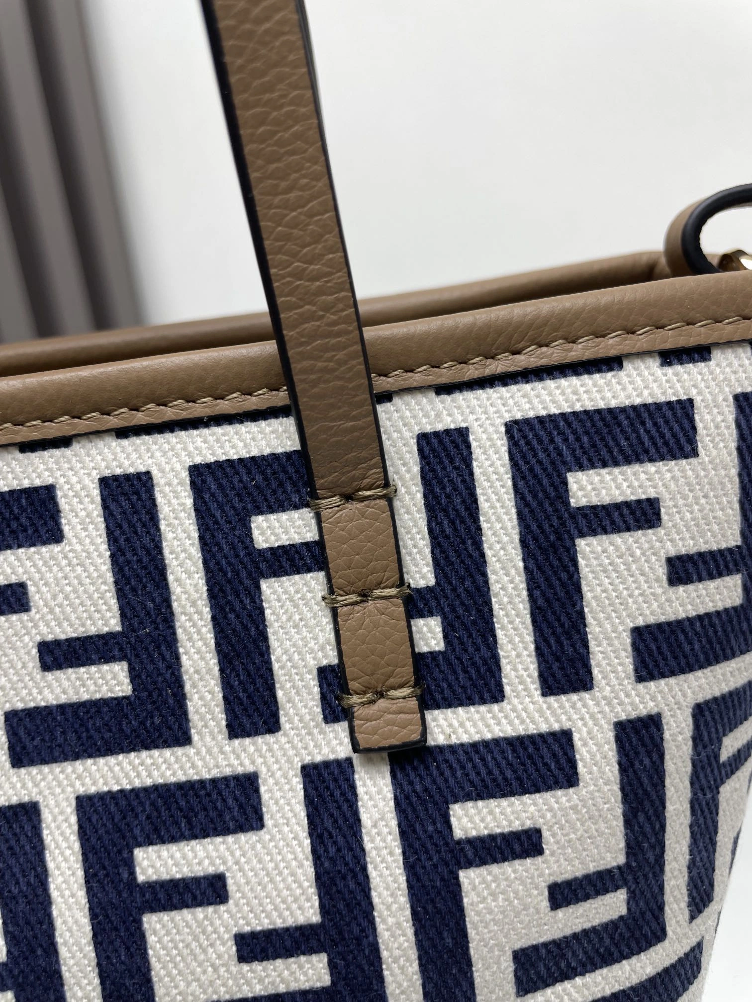 Reasonably priced Fendi Shopping Bags