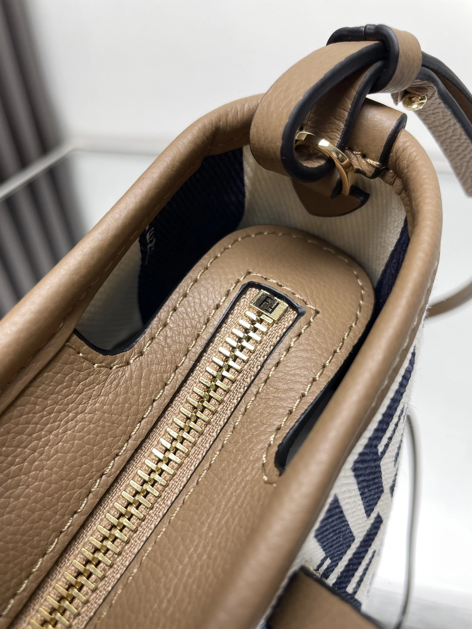 Reasonably priced Fendi Shopping Bags