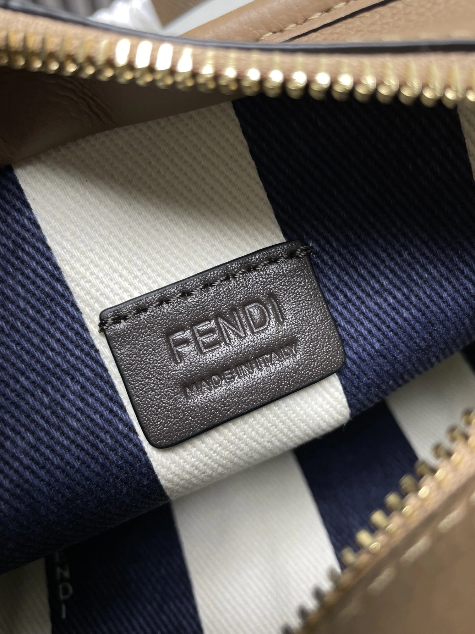 Reasonably priced Fendi Shopping Bags