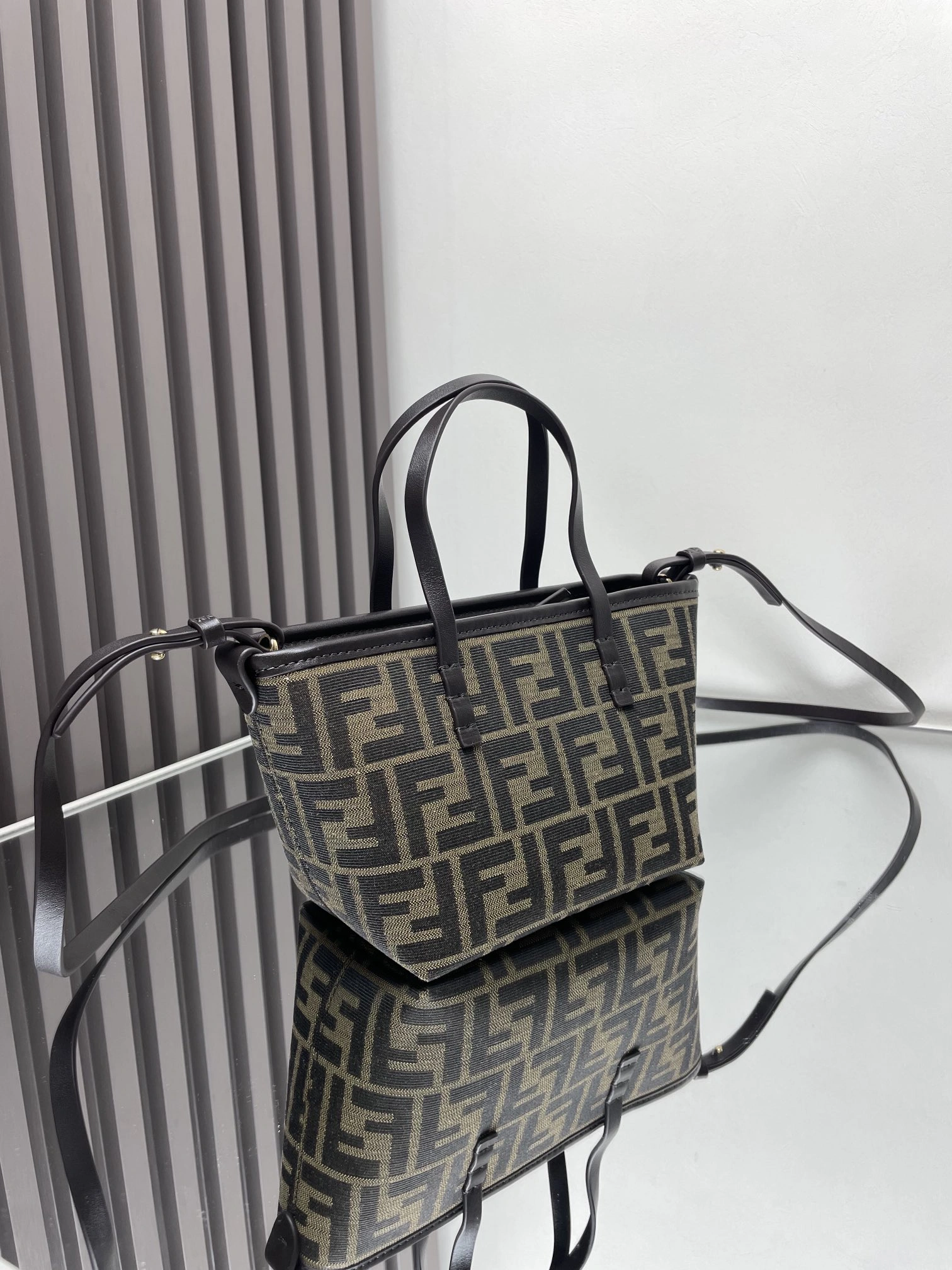 Accurate model Fendi Shopping Bags