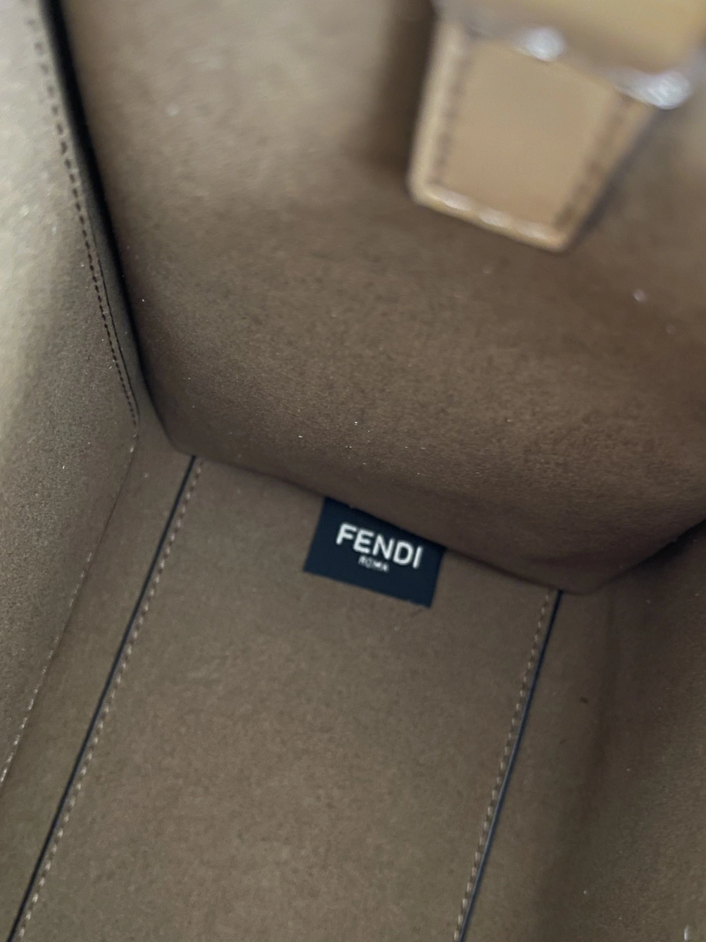 Low-cost Fendi Shopping Bags
