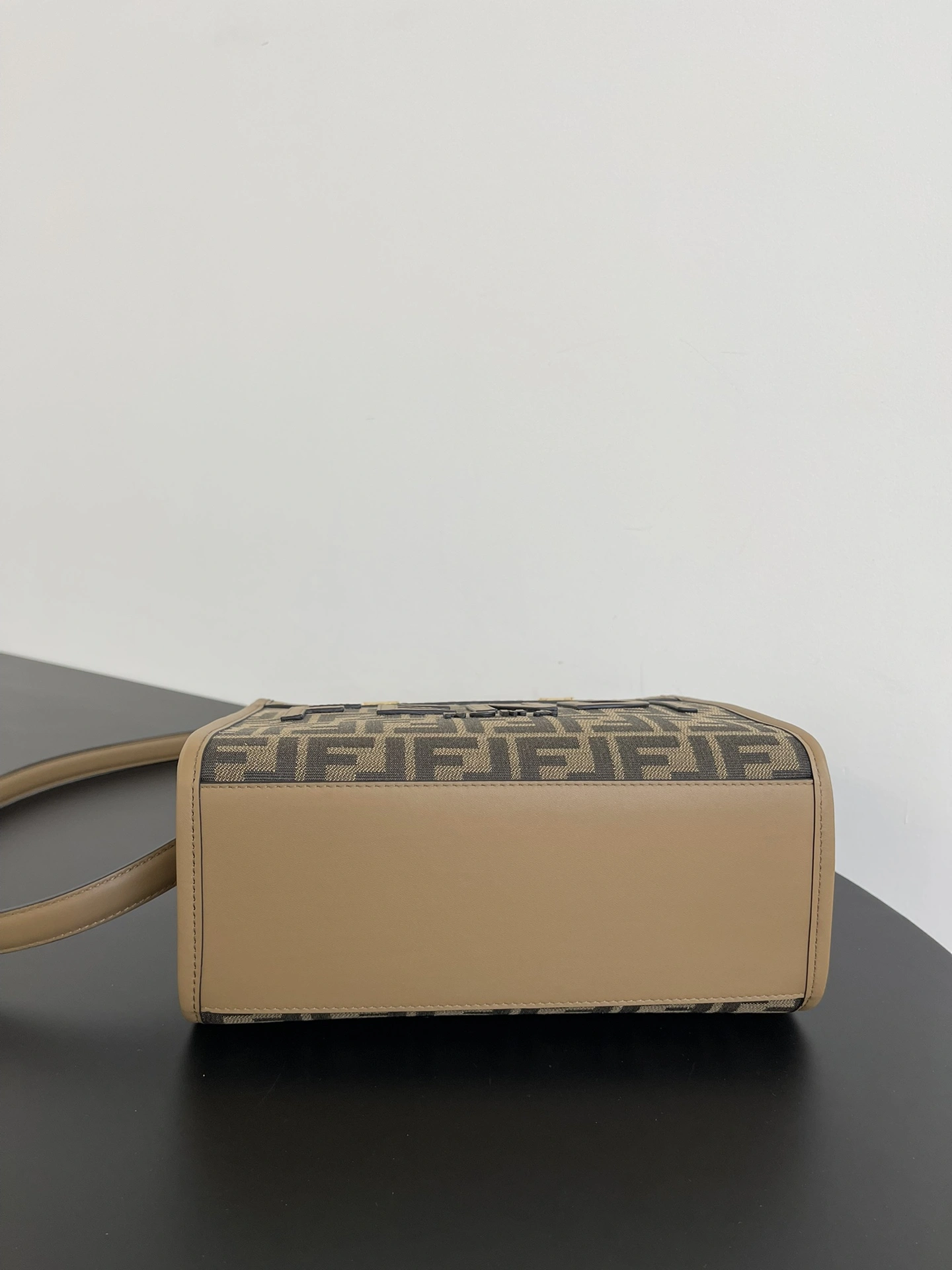 Low-cost Fendi Shopping Bags