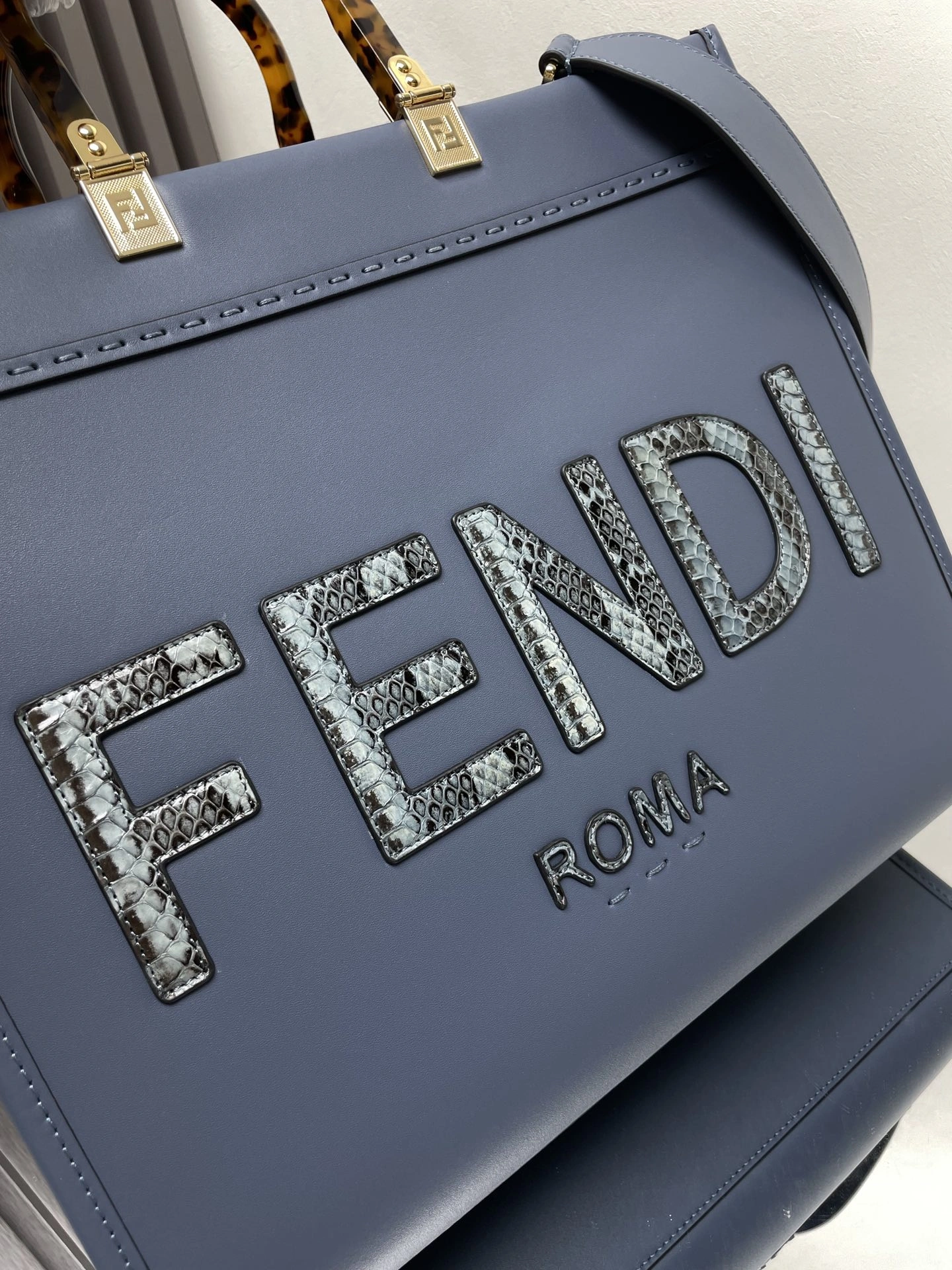 1:1 copy Fendi Shopping Bags
