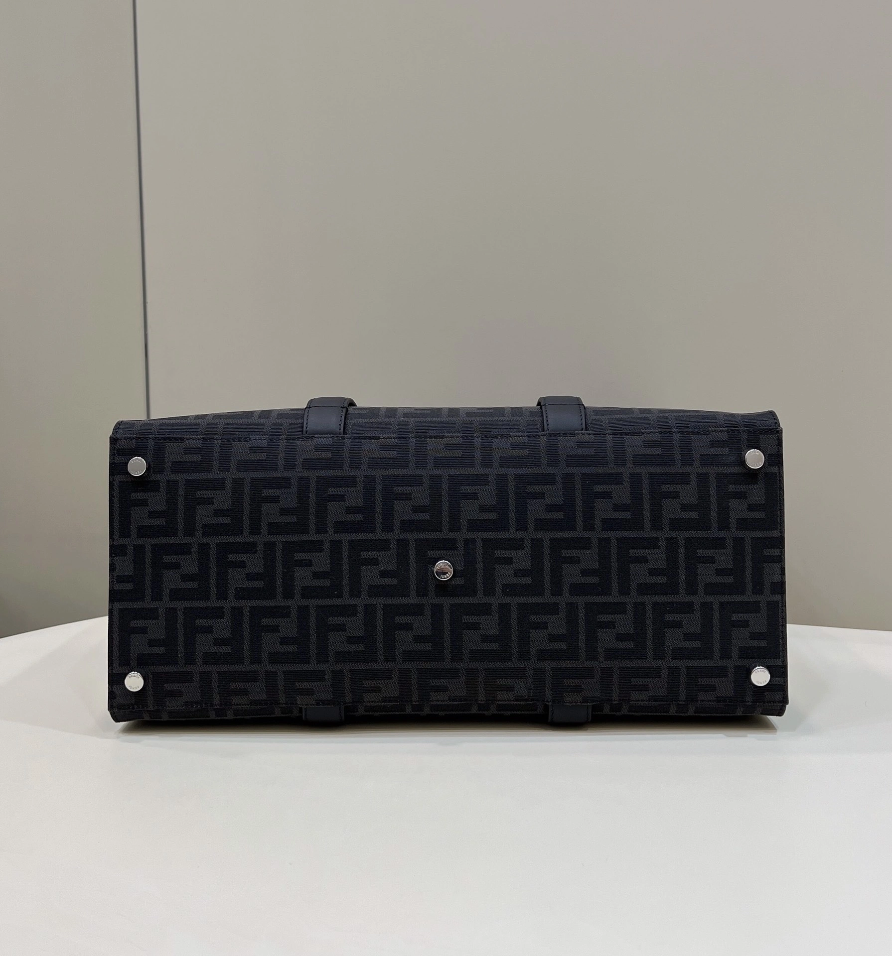Brand-original Fendi Shopping Bags