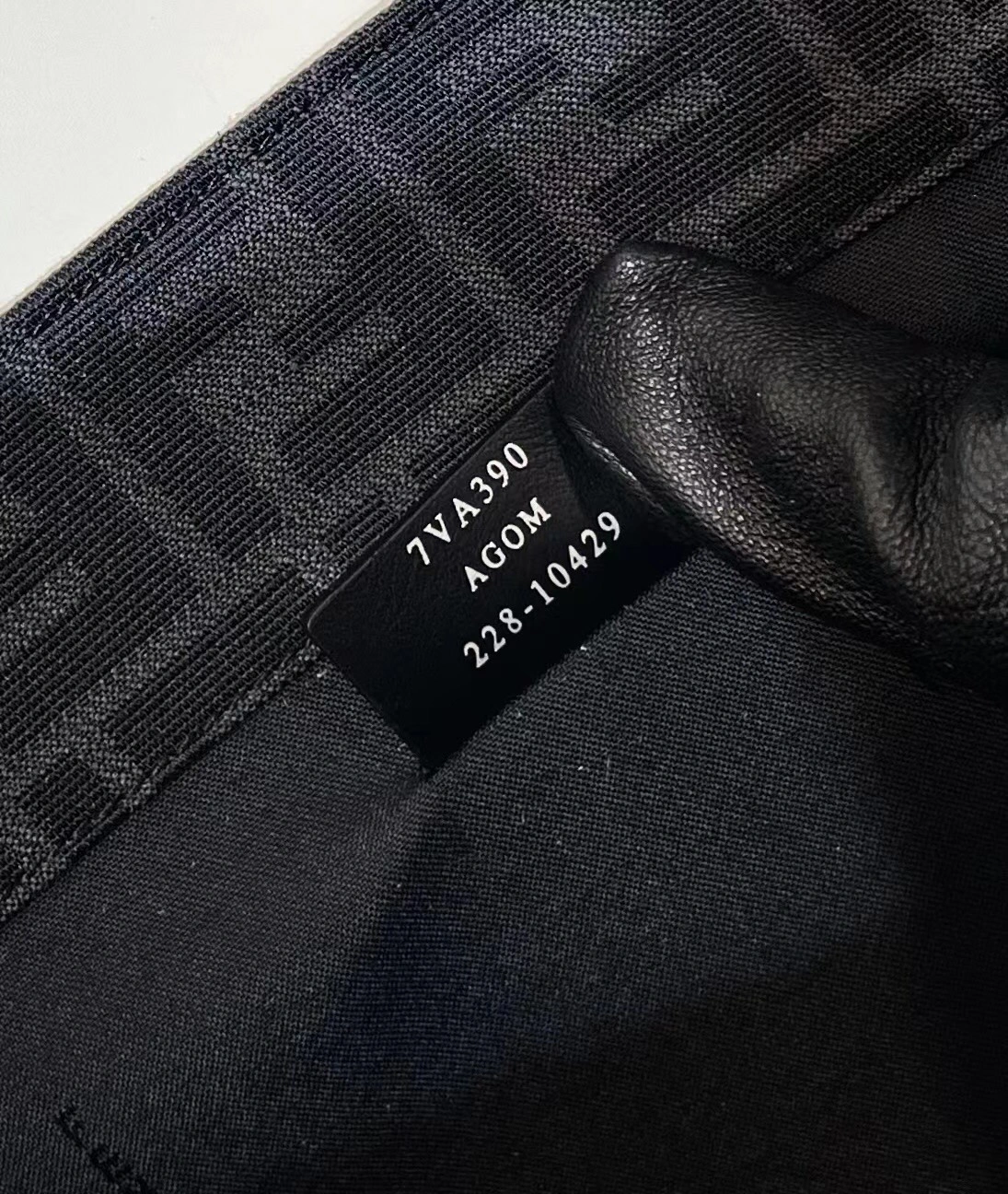 Brand-original Fendi Shopping Bags