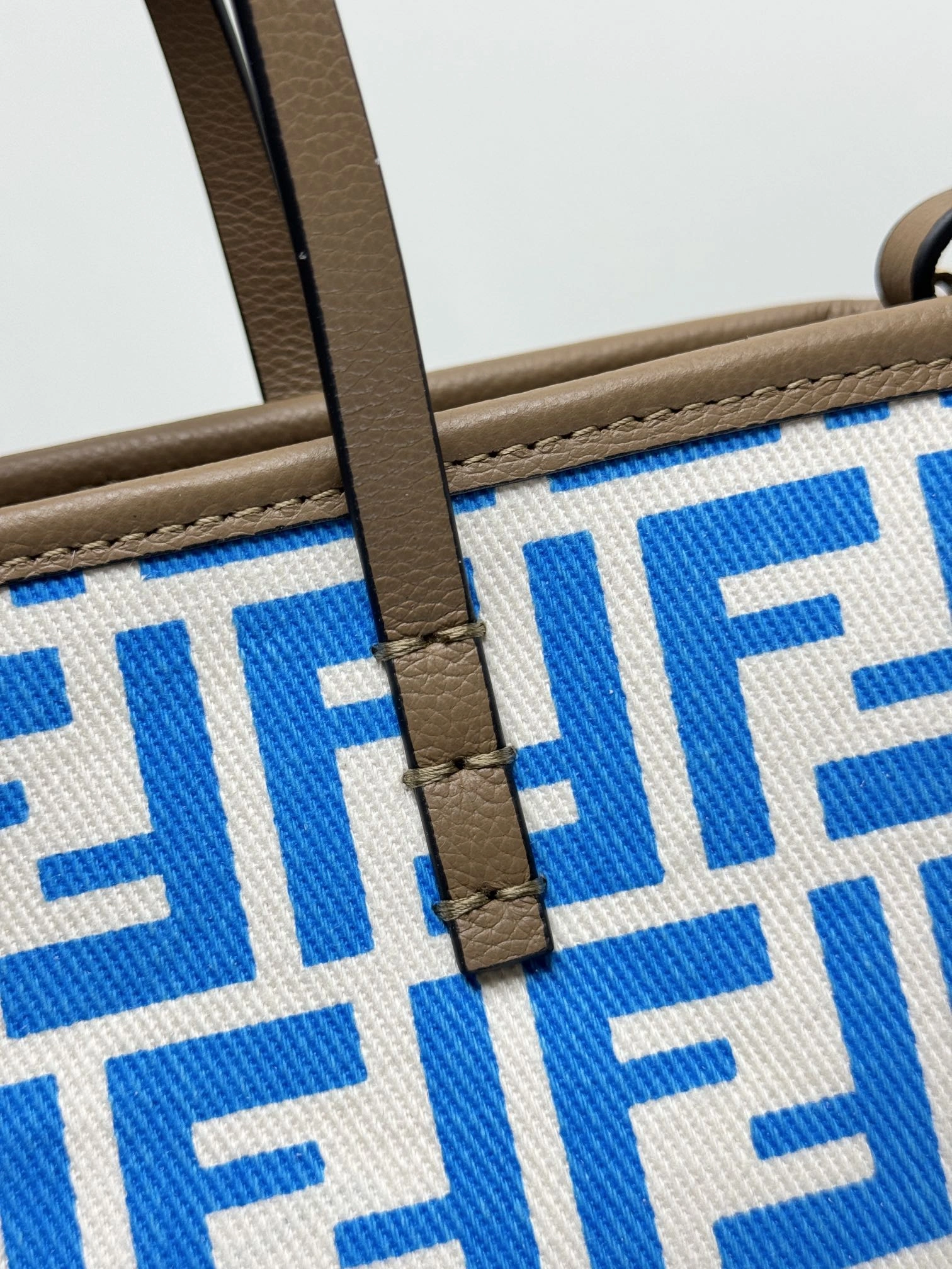 Brand-original Fendi Shopping Bags
