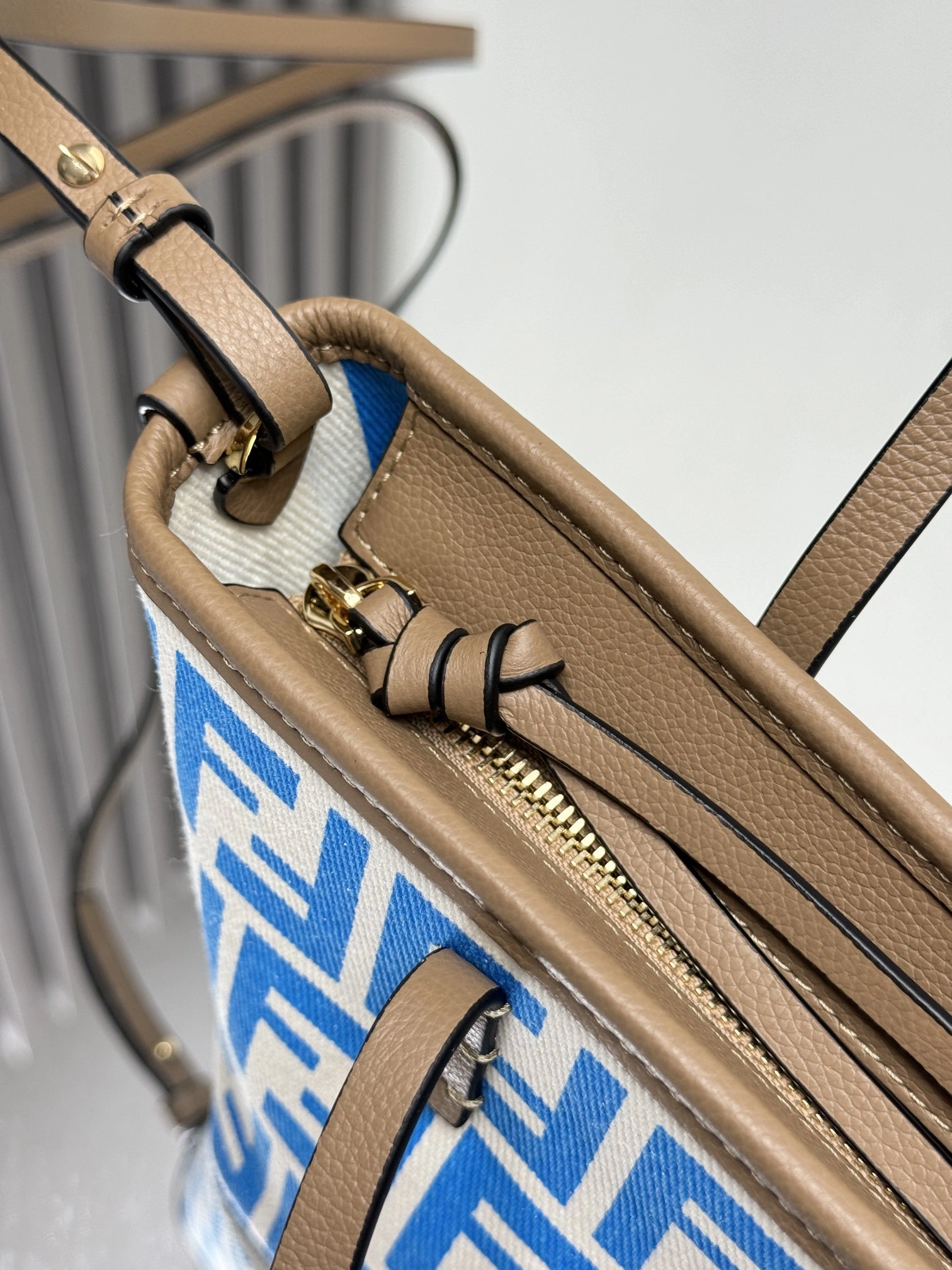 Brand-original Fendi Shopping Bags