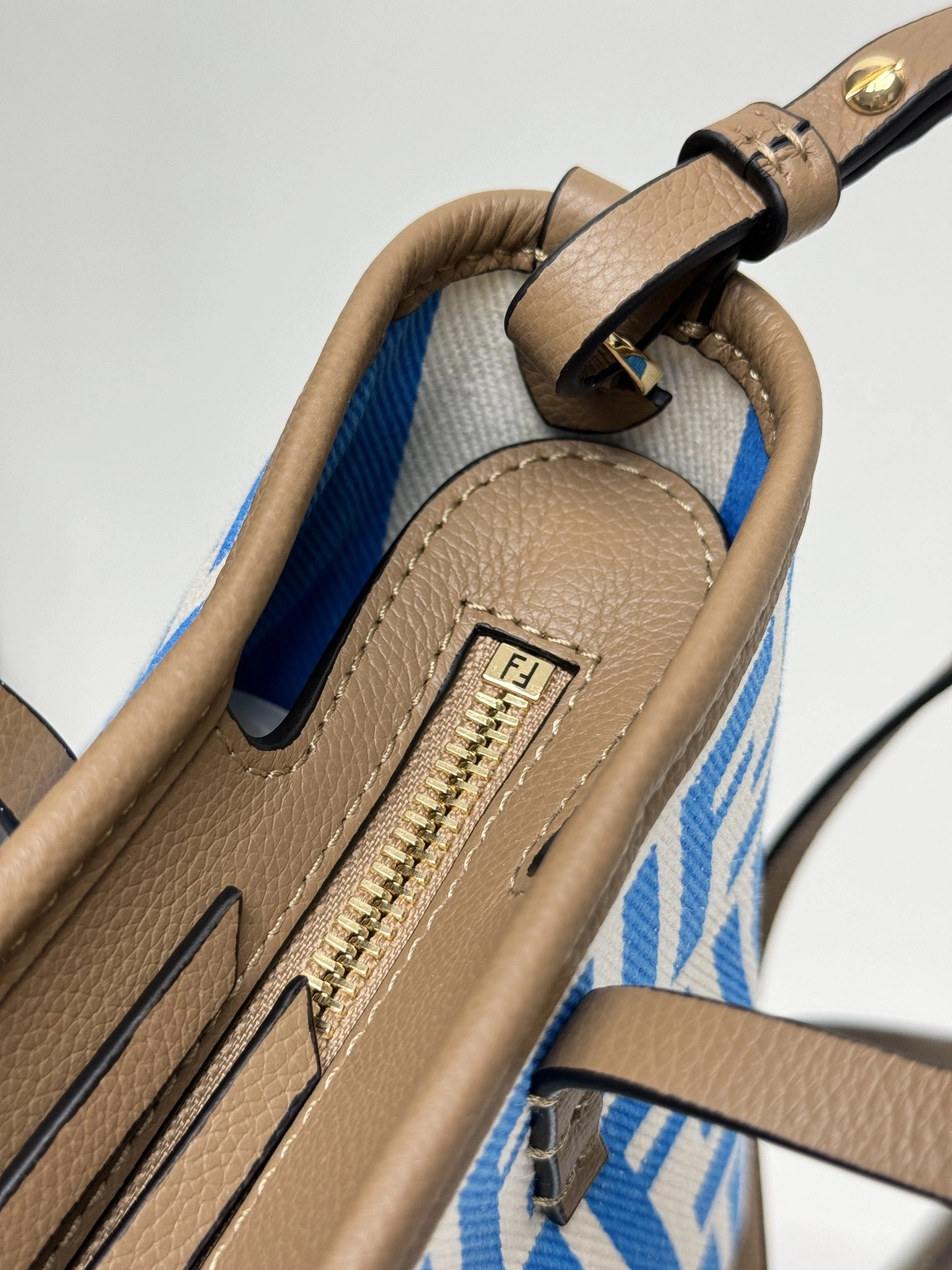 Brand-original Fendi Shopping Bags
