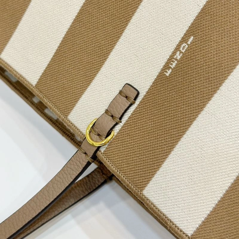 Accurate model Fendi Shopping Bags