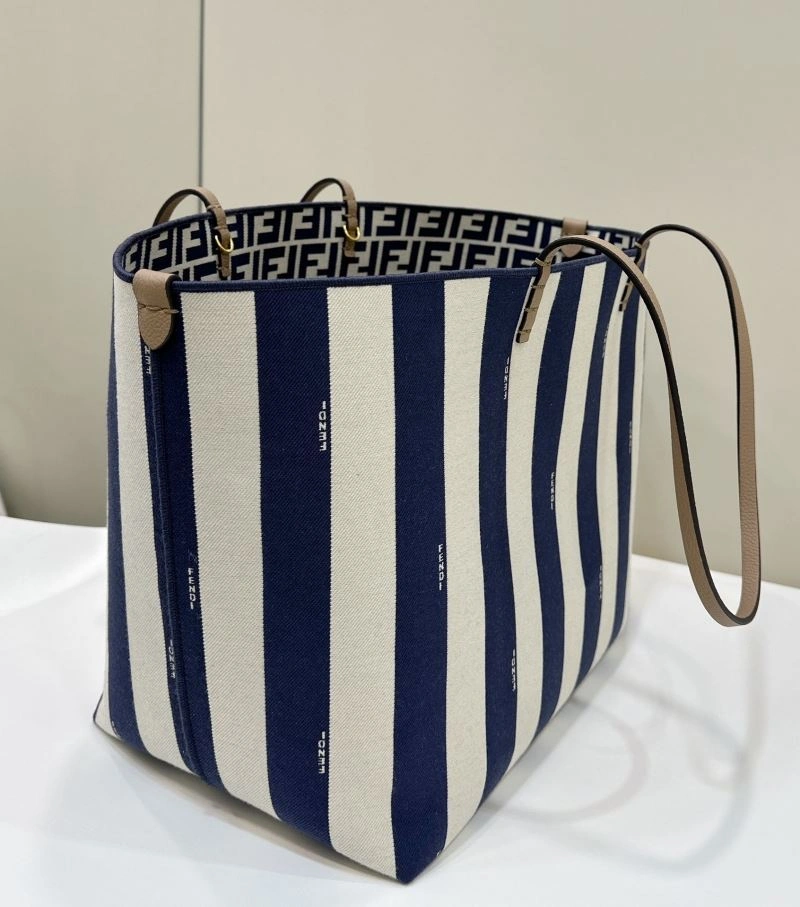 Top mirror Fendi Shopping Bags