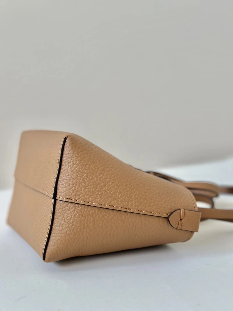 Low-cost Fendi Shopping Bags