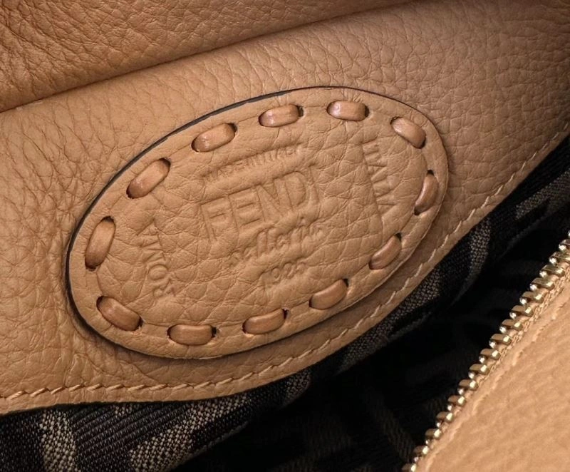 Low-cost Fendi Shopping Bags