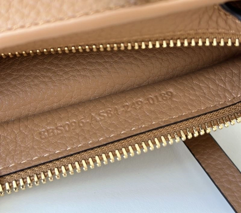Low-cost Fendi Shopping Bags