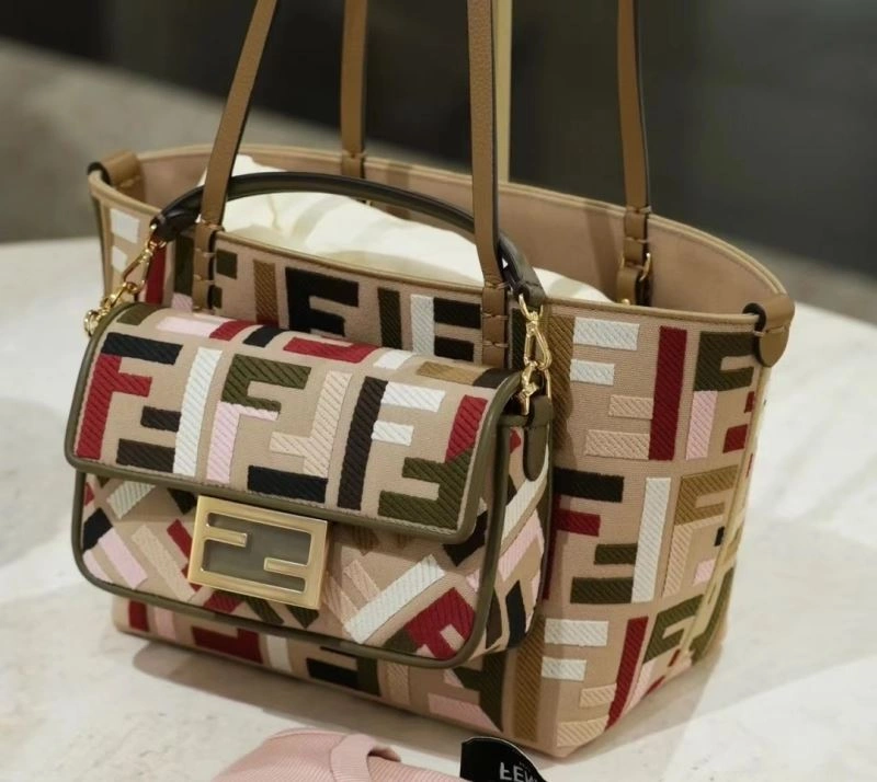 Top match Fendi Shopping Bags