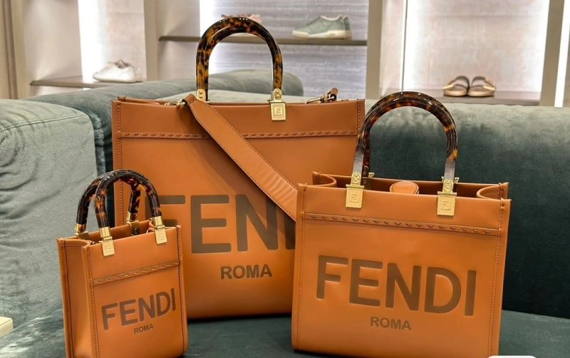 Brand-original Fendi Shopping Bags