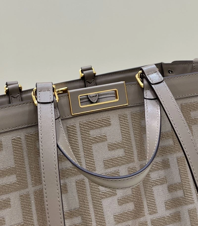 Reasonably priced Fendi Shopping Bags