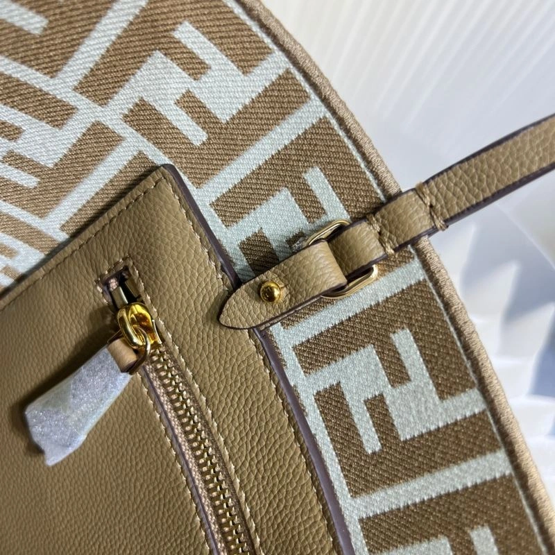 Low-cost Fendi Shopping Bags