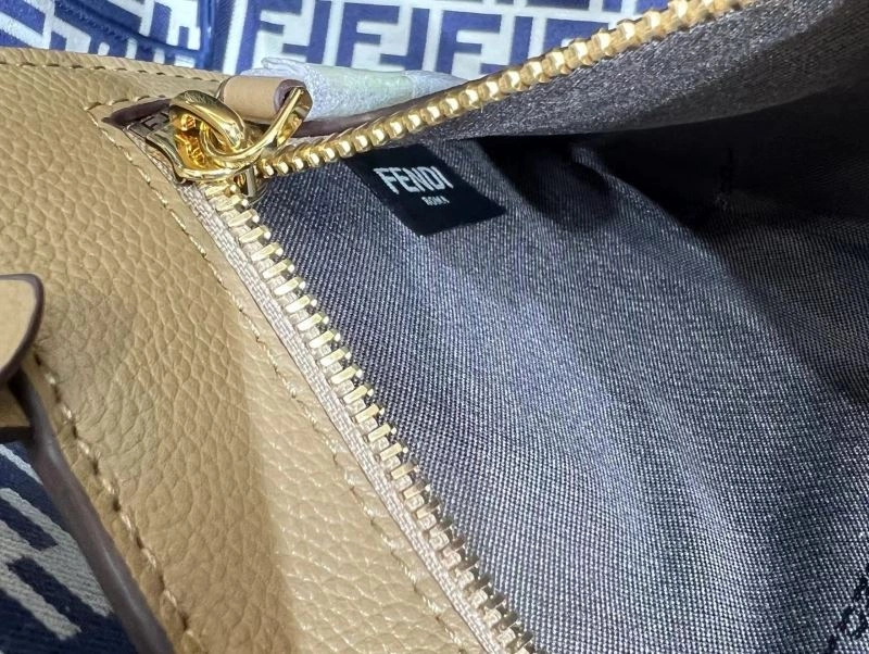 Top mirror Fendi Shopping Bags