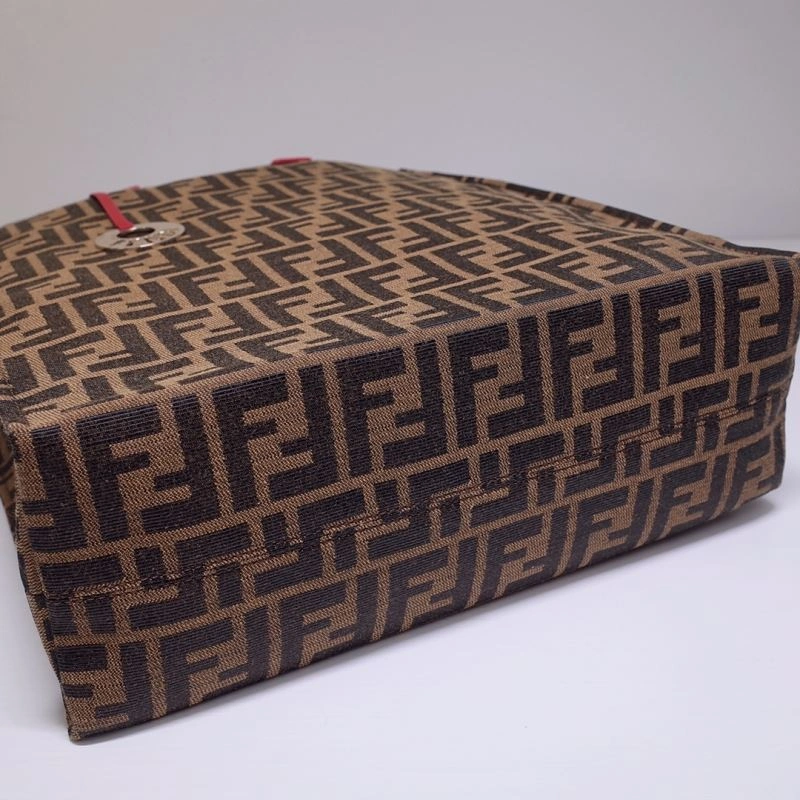 Reasonably priced Fendi Shopping Bags