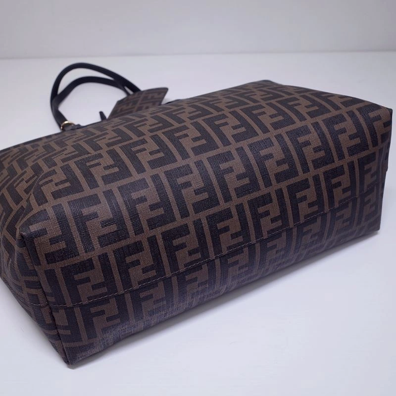 Top mirror Fendi Shopping Bags