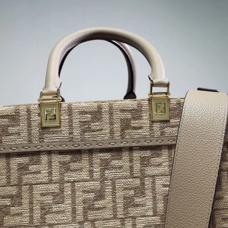 Low-cost Fendi Shopping Bags