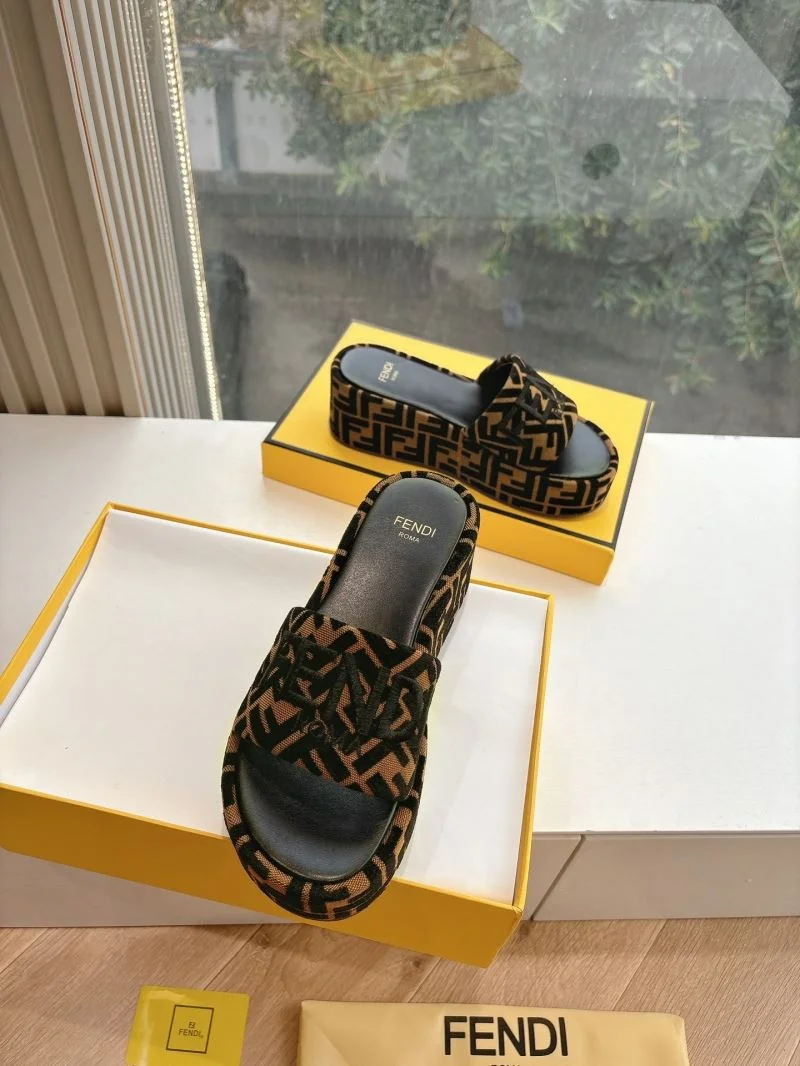 Top match Fendi Slippers