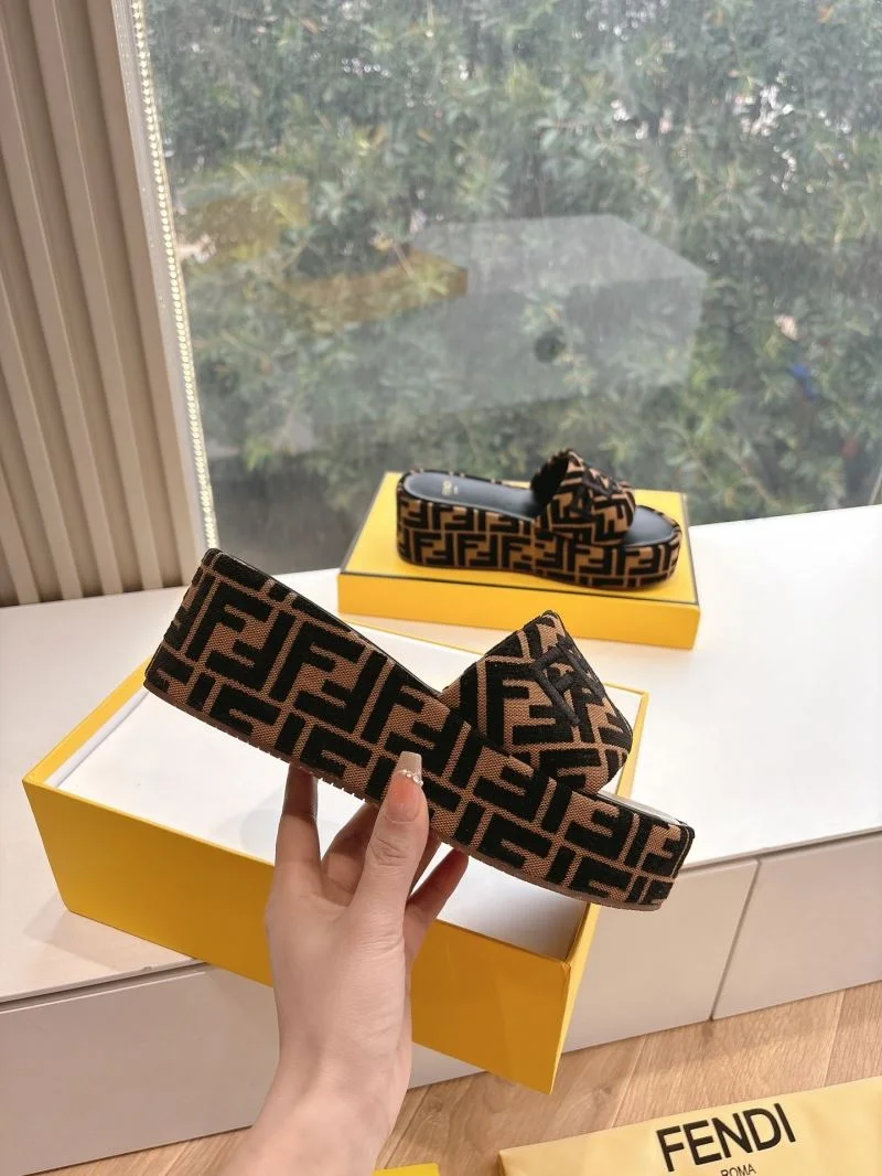 Top match Fendi Slippers