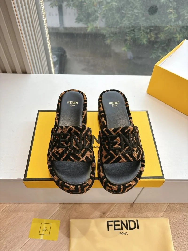 Top match Fendi Slippers