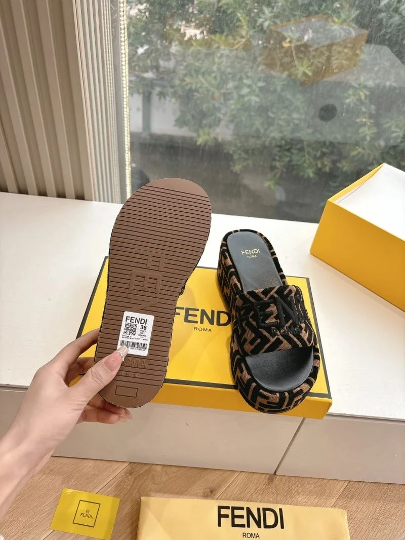 Top match Fendi Slippers