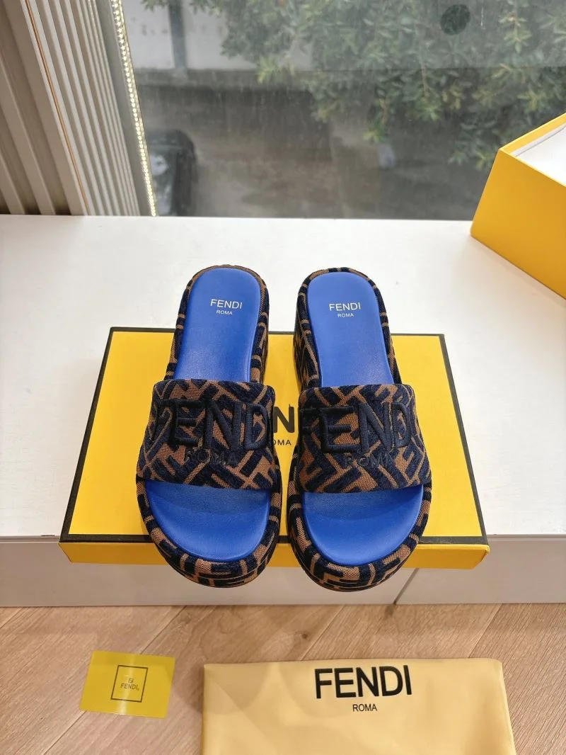 Top mirror Fendi Slippers