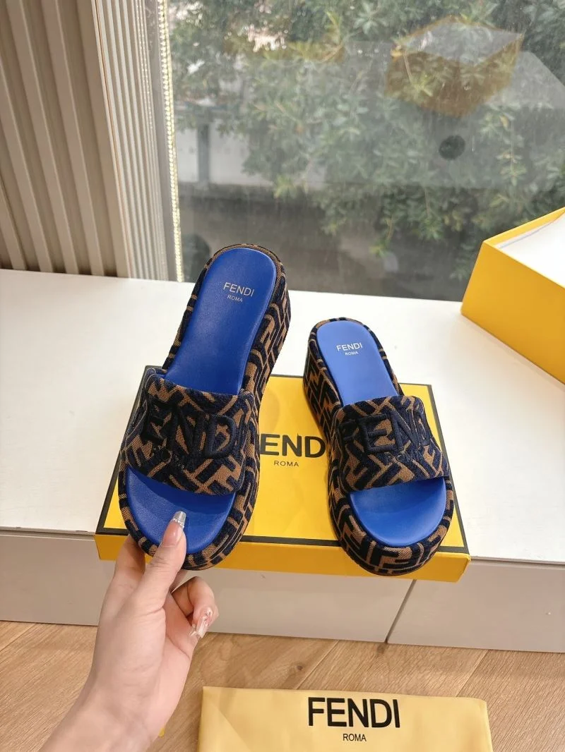 Top mirror Fendi Slippers