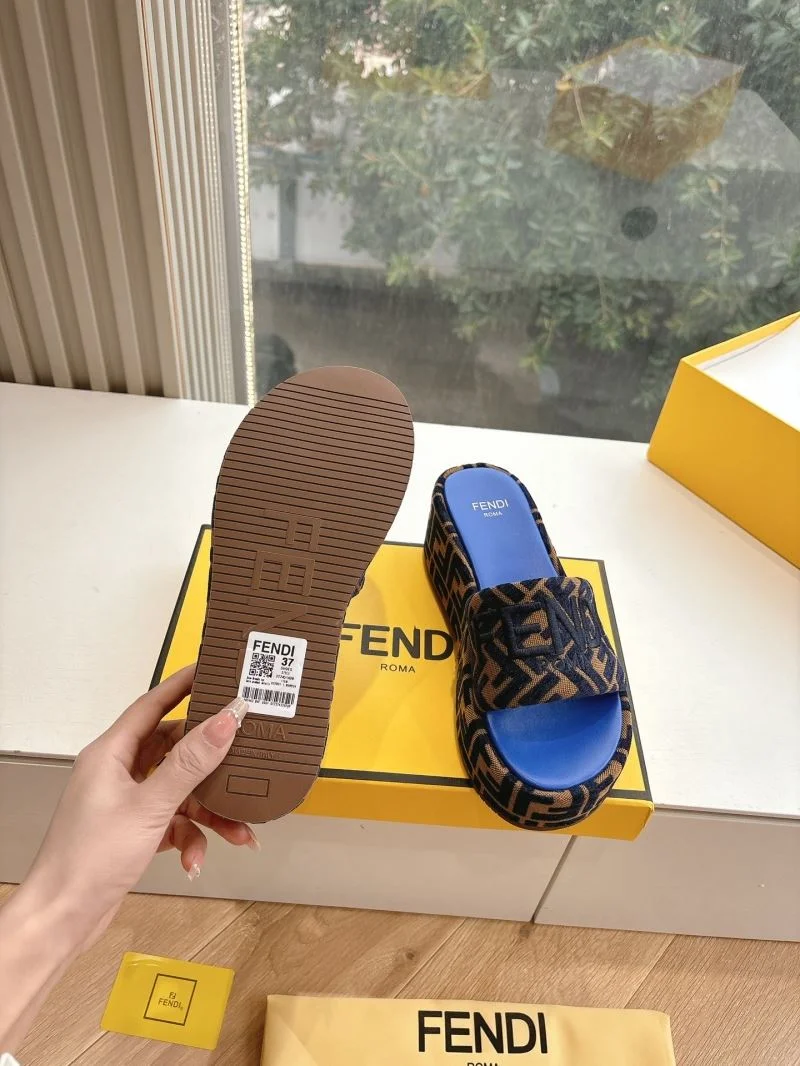 Top mirror Fendi Slippers