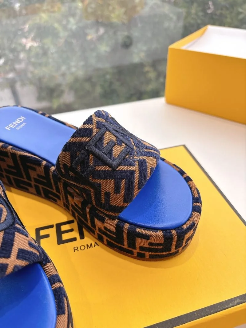 Top mirror Fendi Slippers