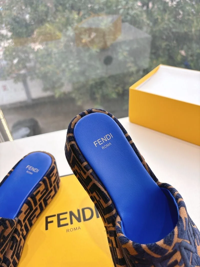 Top mirror Fendi Slippers