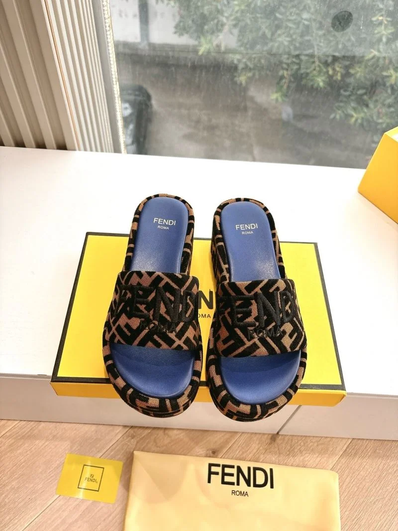 Brand-original Fendi Slippers
