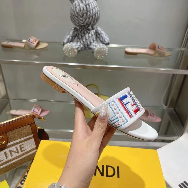 Accurate model Fendi Slippers