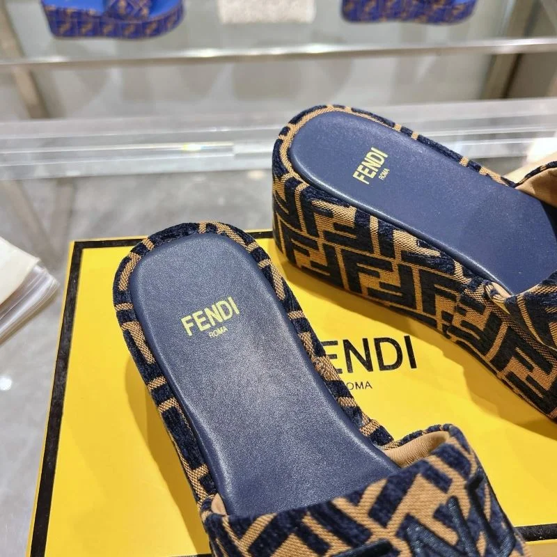 Top mirror Fendi Slippers