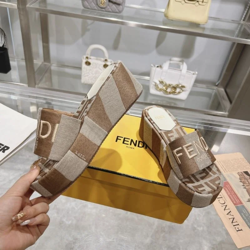 Top mirror Fendi Slippers