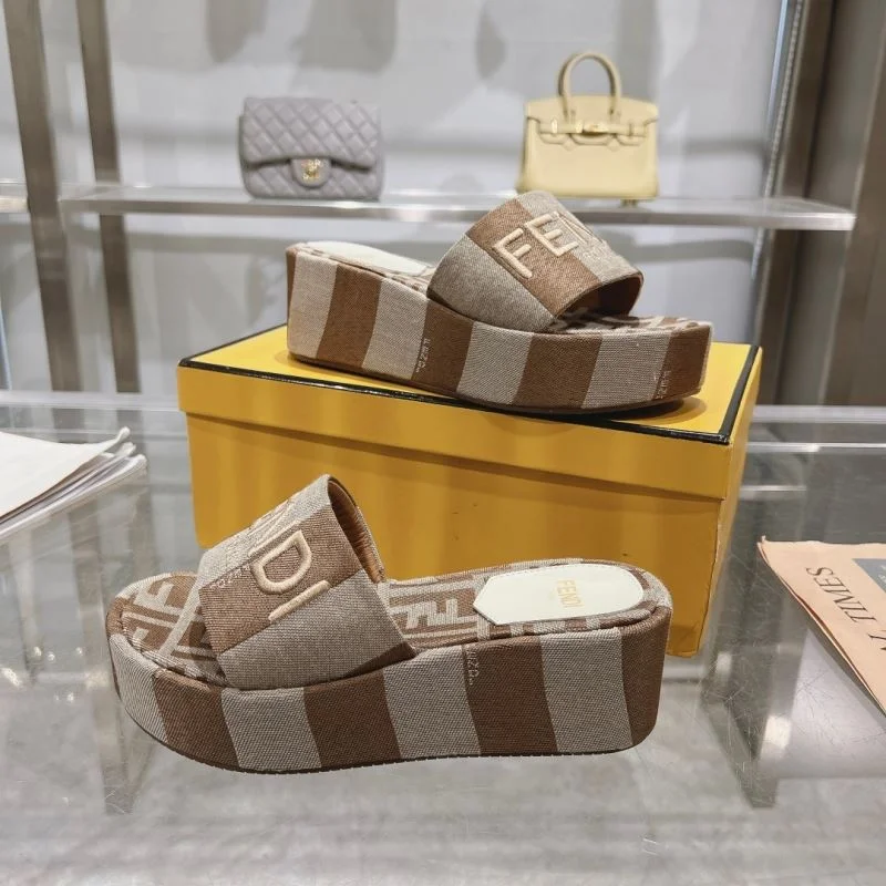 Top mirror Fendi Slippers