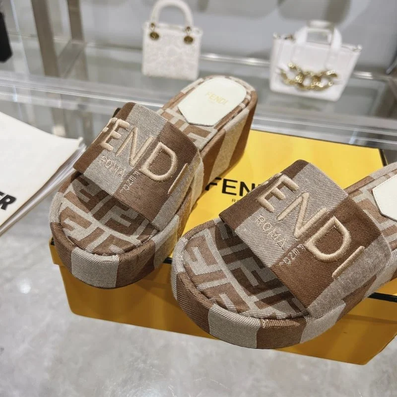 Top mirror Fendi Slippers