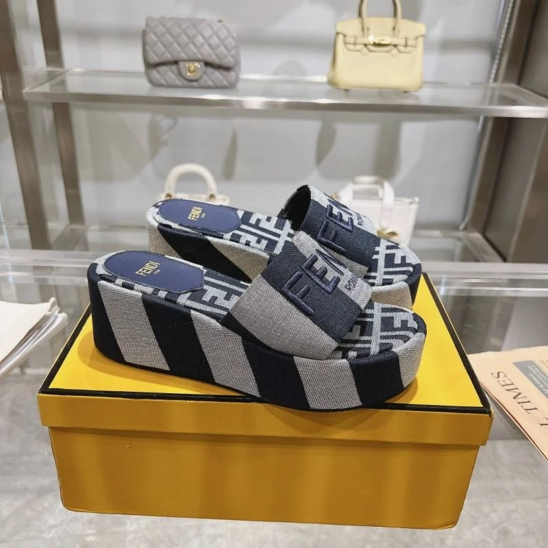 Exact replica Fendi Slippers