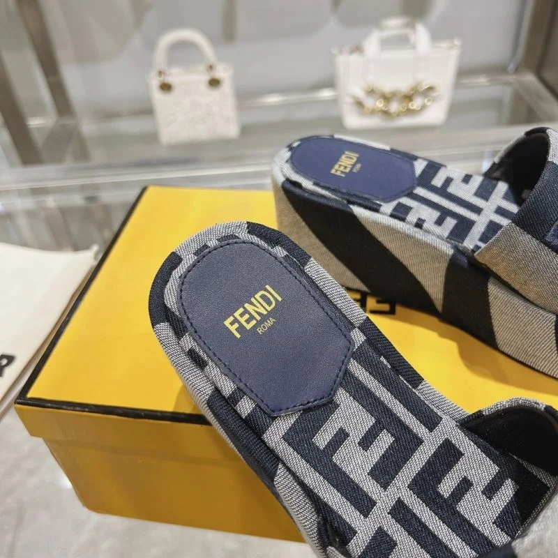 Exact replica Fendi Slippers