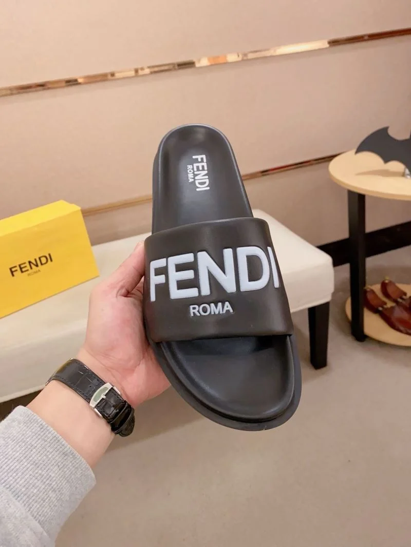 Low-cost Fendi Slippers