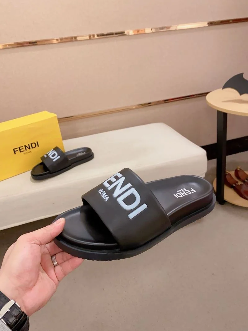 Low-cost Fendi Slippers