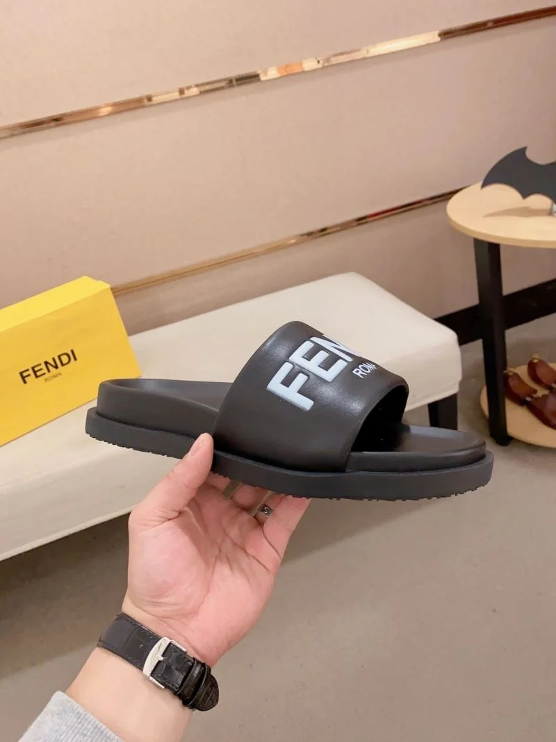 Low-cost Fendi Slippers