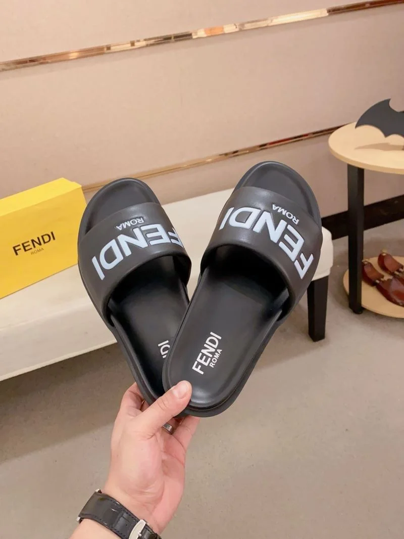 Low-cost Fendi Slippers