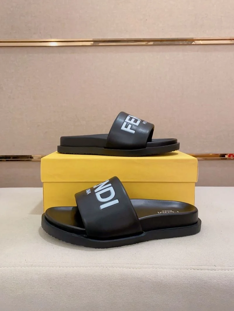Low-cost Fendi Slippers