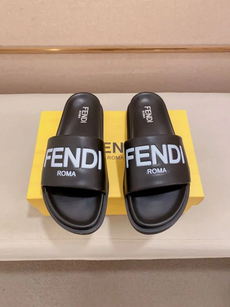 Low-cost Fendi Slippers