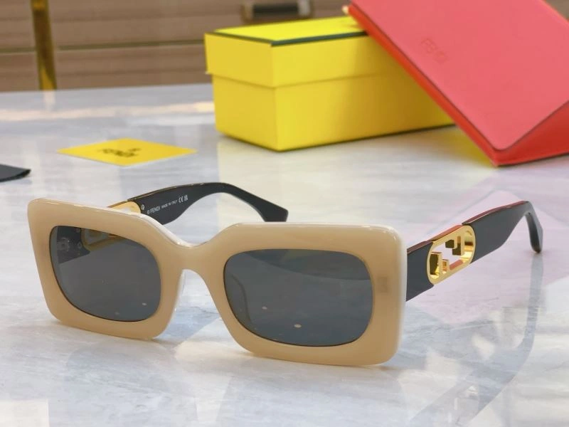 Exact replica Fendi Sunglasses